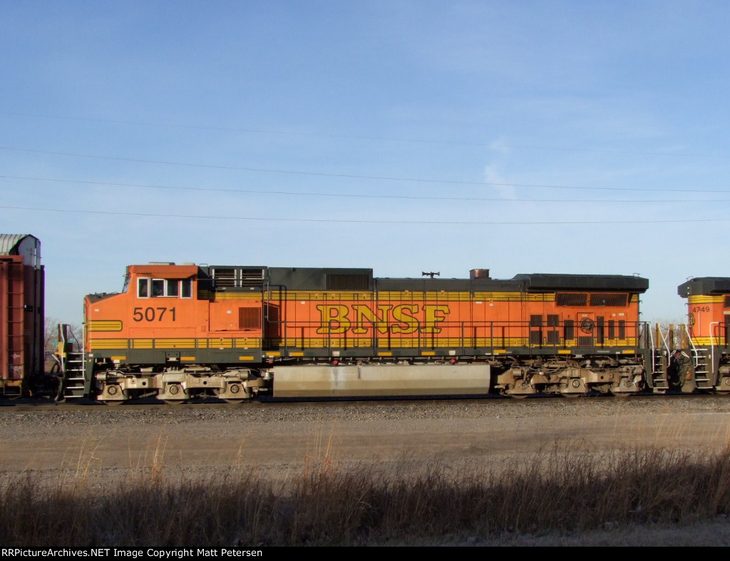 BNSF 5071